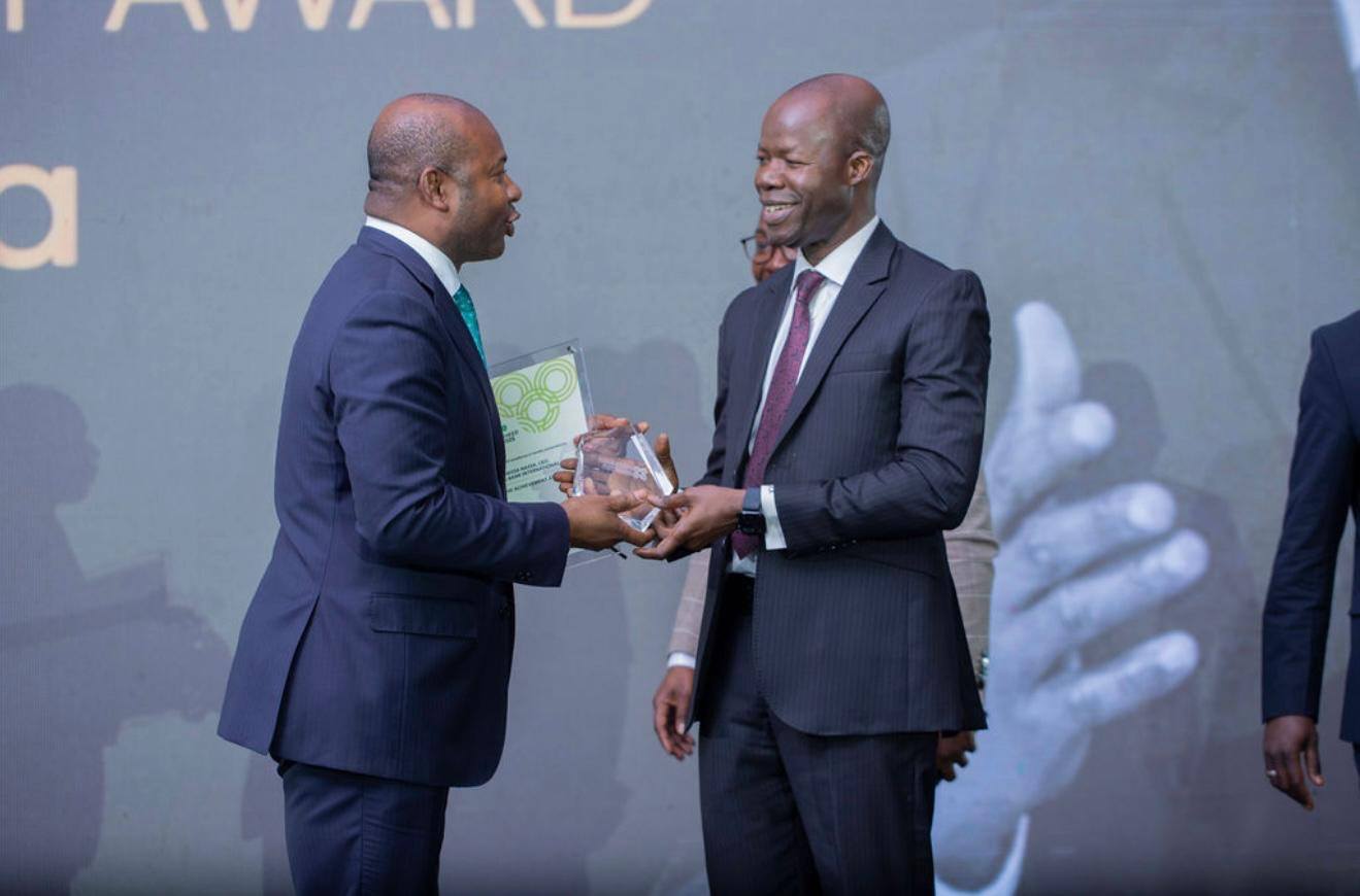 African Banker Awards 2025 : le PDG du groupe Coris Bank, Idrissa Nassa ...